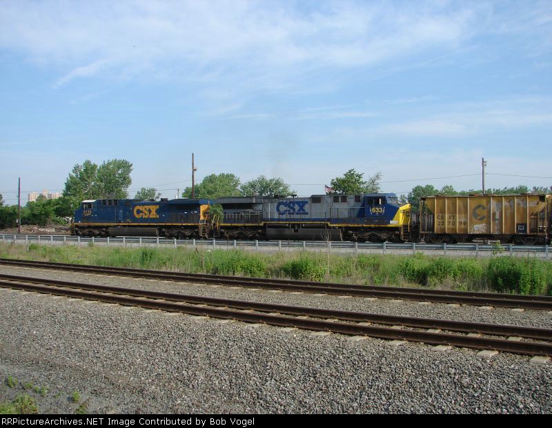 CSX 633 and 5118